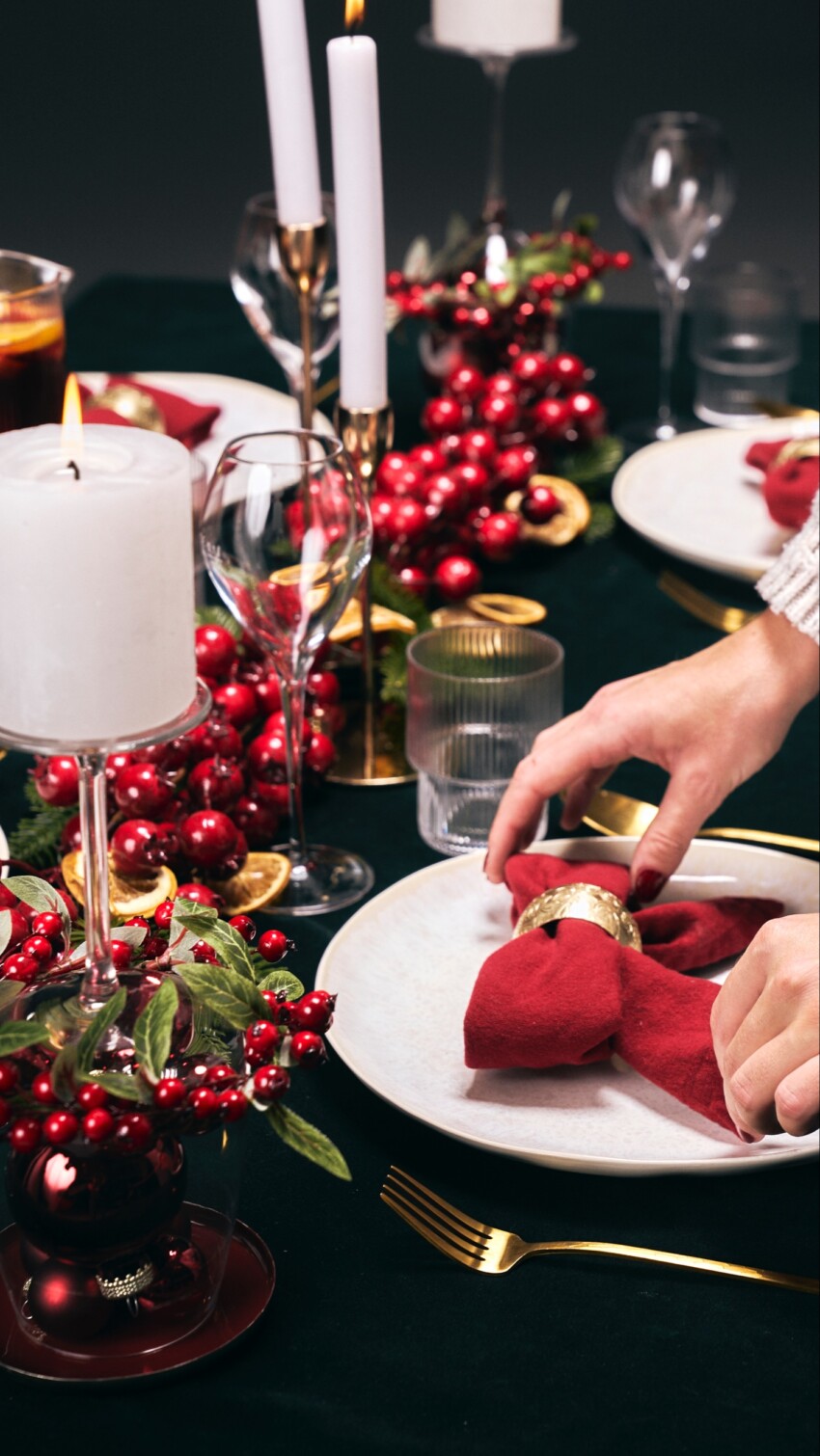 Weihnachtszauber am Tisch: Einfache DIY-Dekoration fürs Festessen